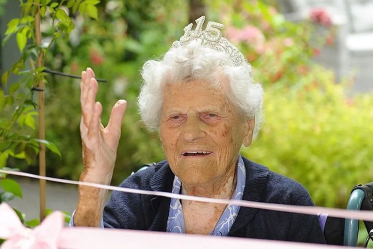 Tras la muerte de la monja brasileña, quién es ahora la persona más longeva del mundo