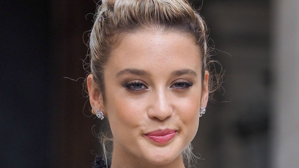María Pedraza sabe cuáles son los jeans ideales para looks nocturnos