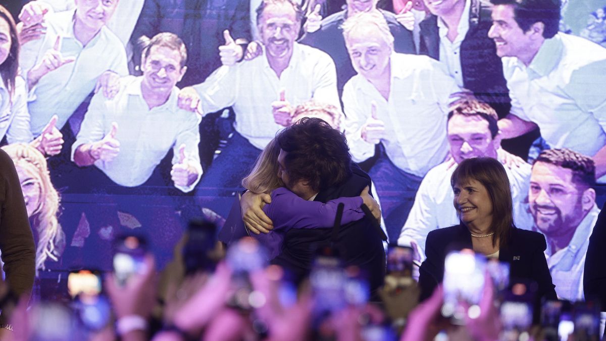 Javier Milei se rindió a los pies de Karina: Fue la única que vio venir ...