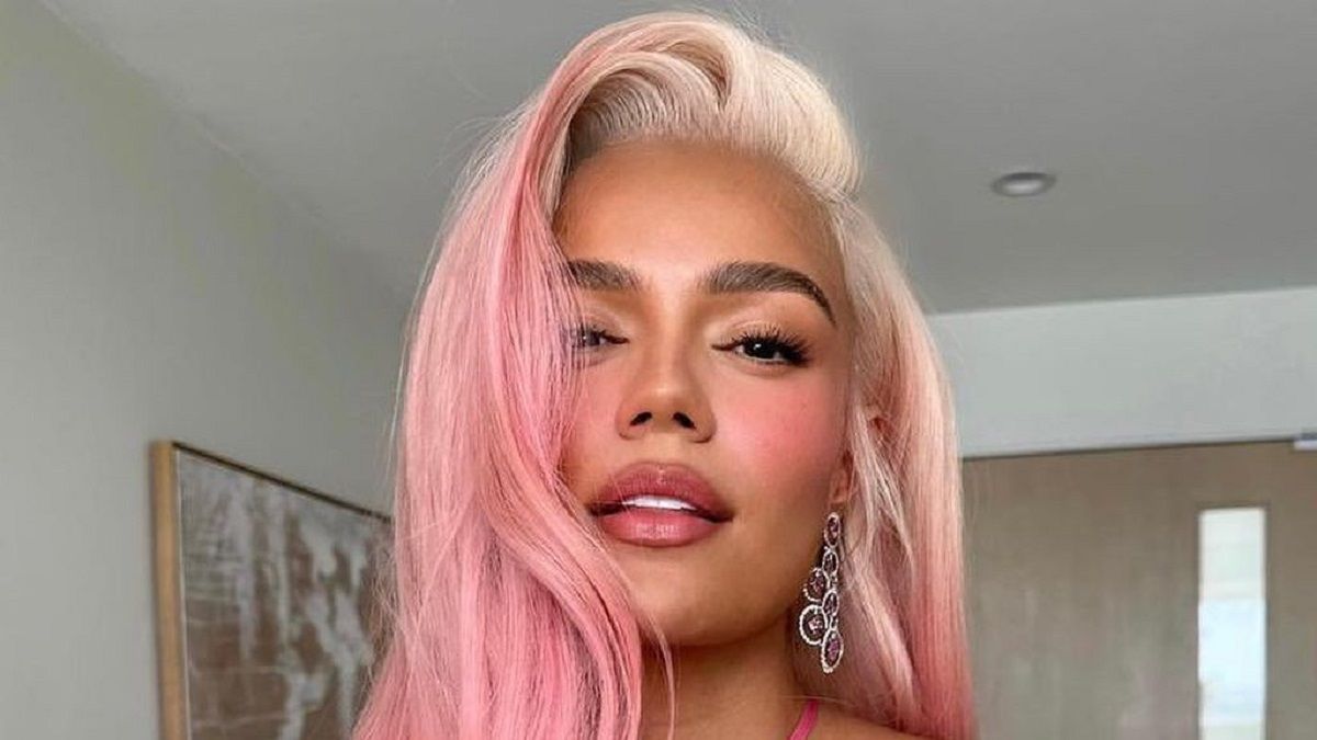 Karol G paraliza las redes al lucir su perfecta figura