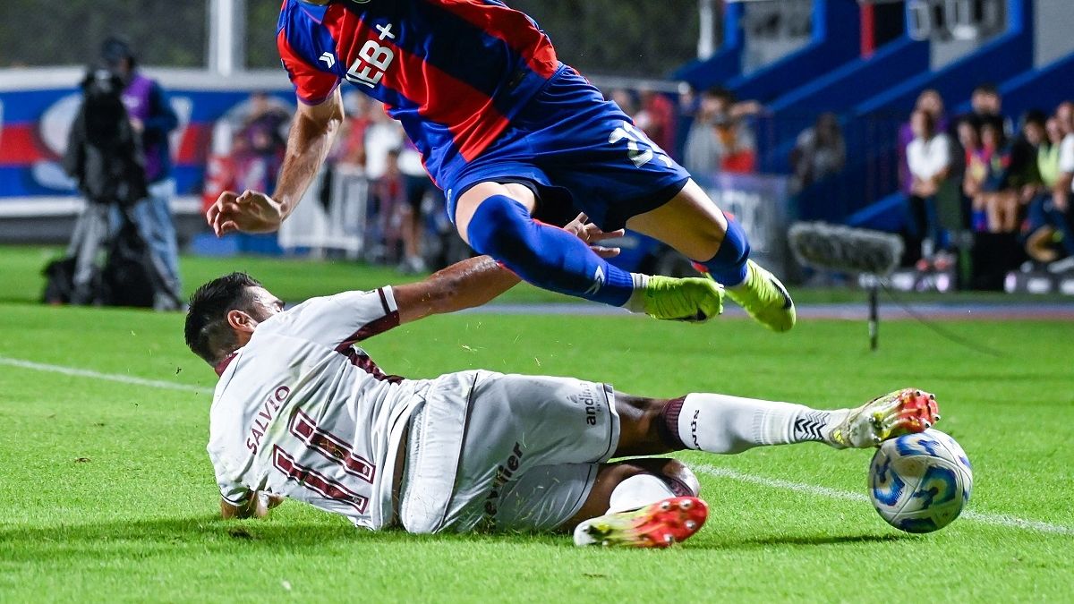San Lorenzo y Lanús empataron 1-1 en un duelo parejo en el Nuevo Gasómetro