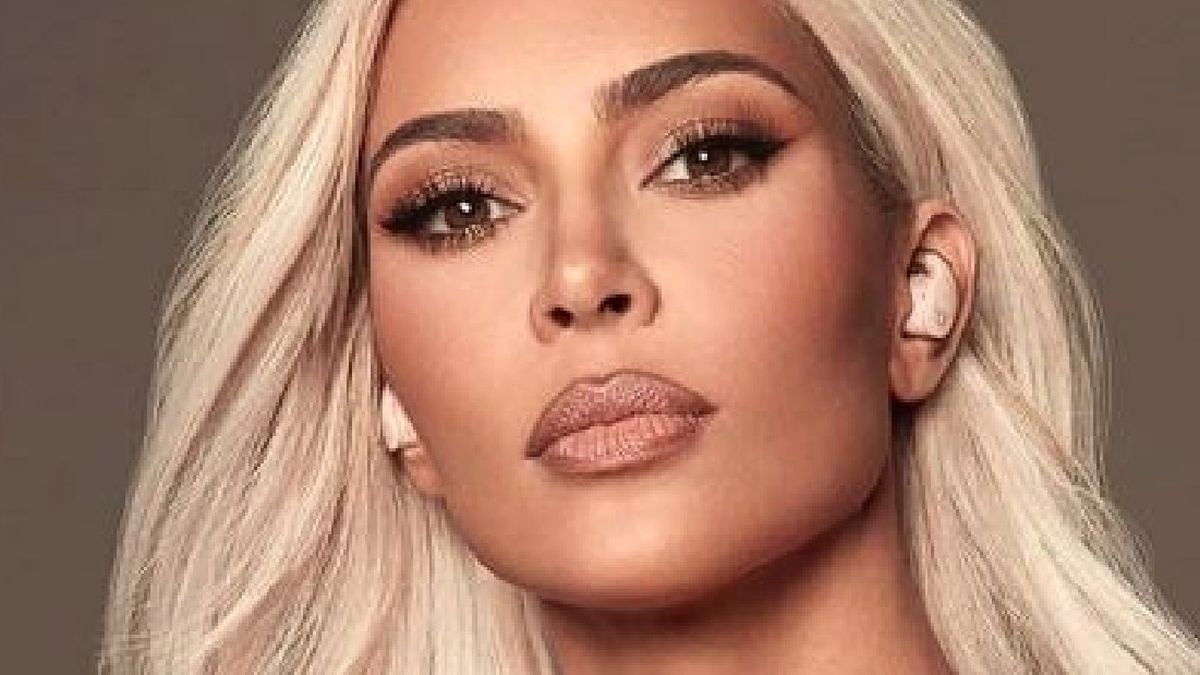 Kim Kardashian recomendó un producto que deja la piel de plástico