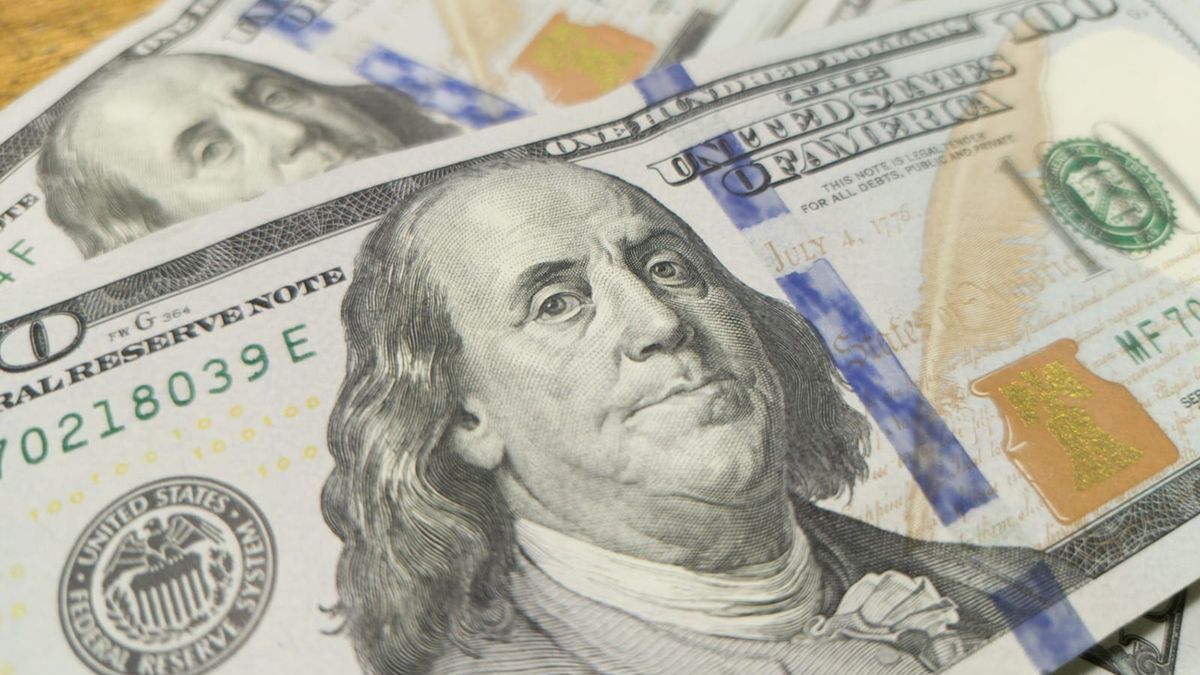 Es oficial: se puede abrir cuenta corriente y emitir cheques en dólares