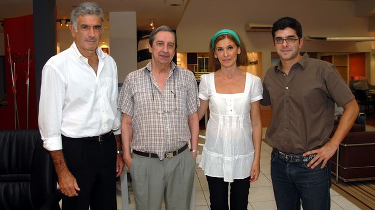 Una muestra que alterna la decoración, el arte y el diseño