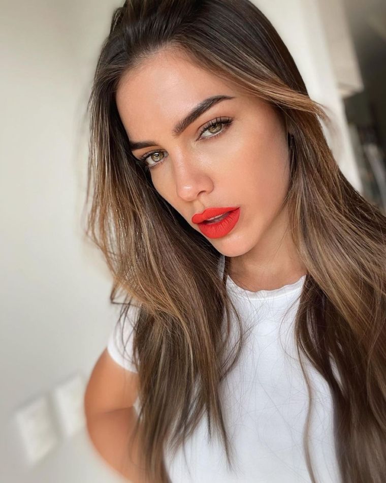 Rocío Robles exhibe sus encantos al modelar un diminuto bikini