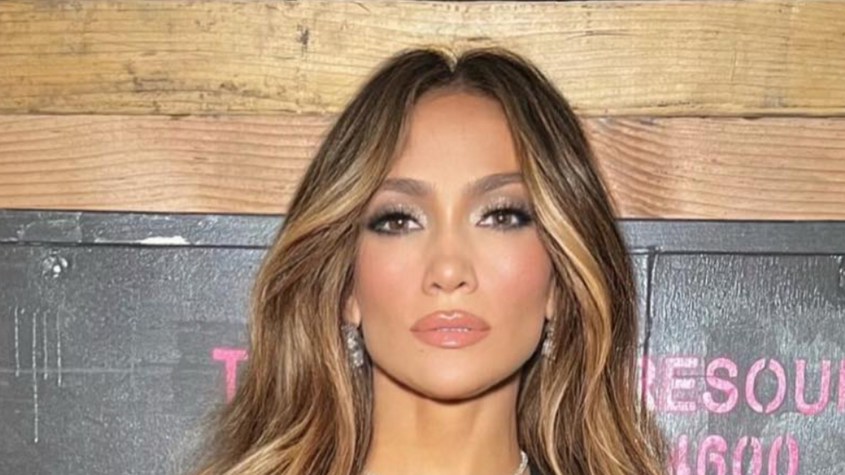 El secreto de Jennifer Lopez para lucir una piel bronceada y dorada ...