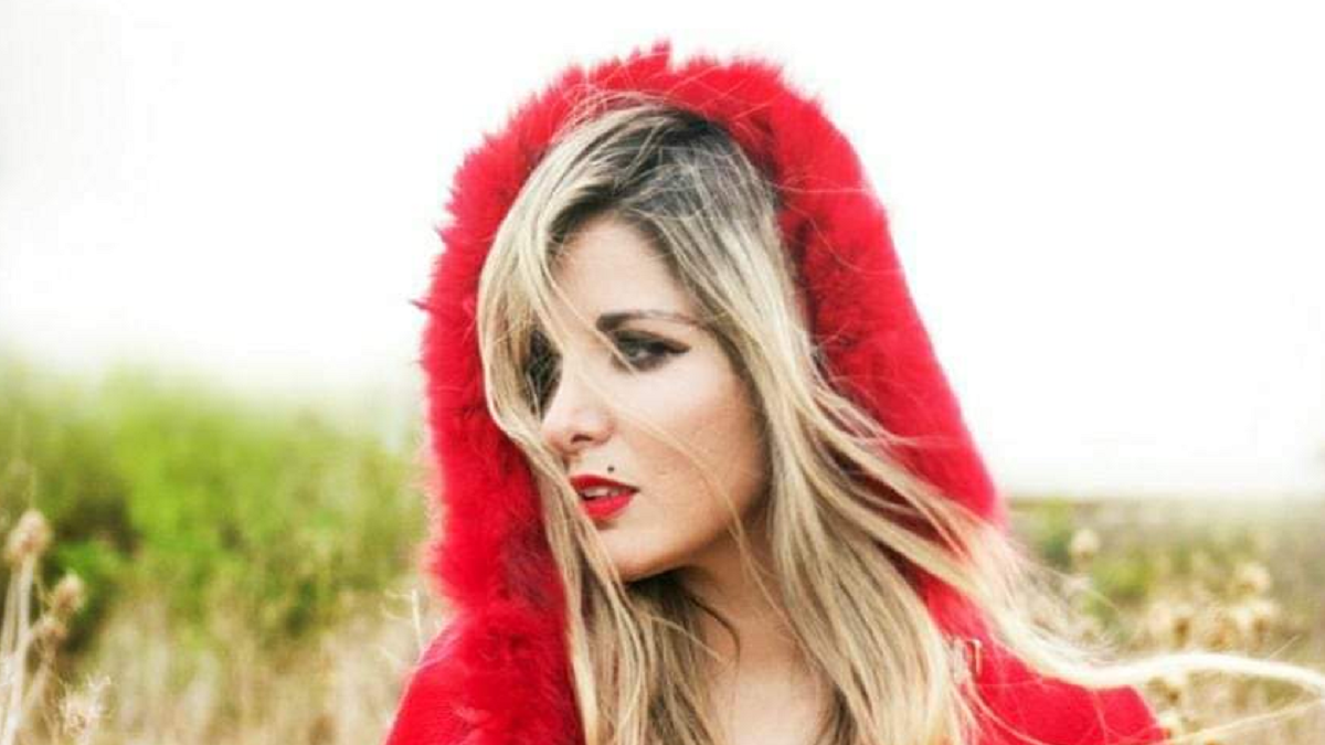 Quién es la periodista de Rosario que busca convertirse en Miss Universo