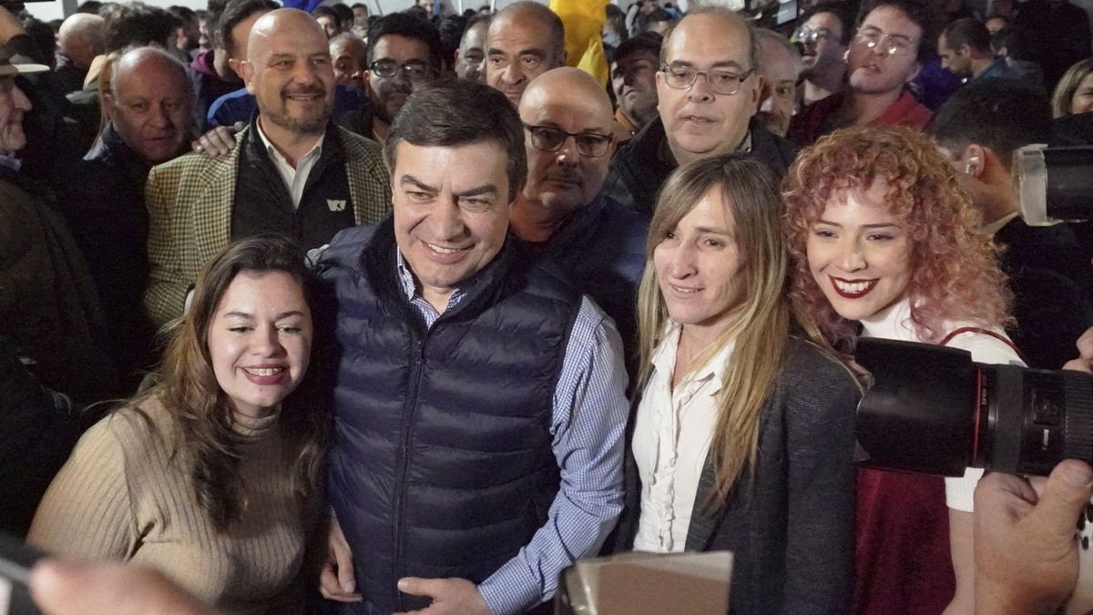 El momento en el que Omar De Marchi se sumó al festejo de Javier Milei ...