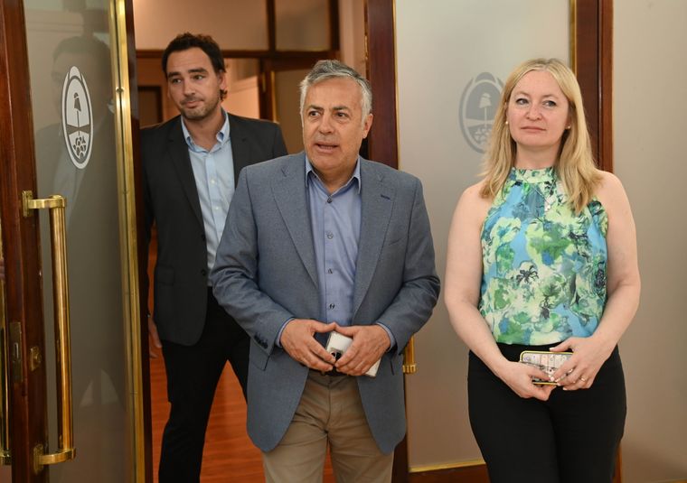 En vivo: lunes de despedidas y reuniones en la nueva etapa de Cornejo