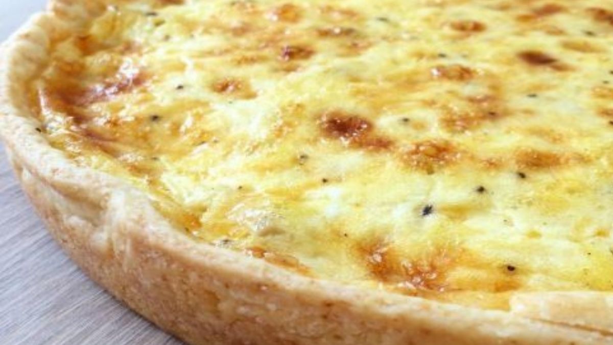 Delicia gourmet: exquisito pastel de cebolla gratinado ¡en 30’!