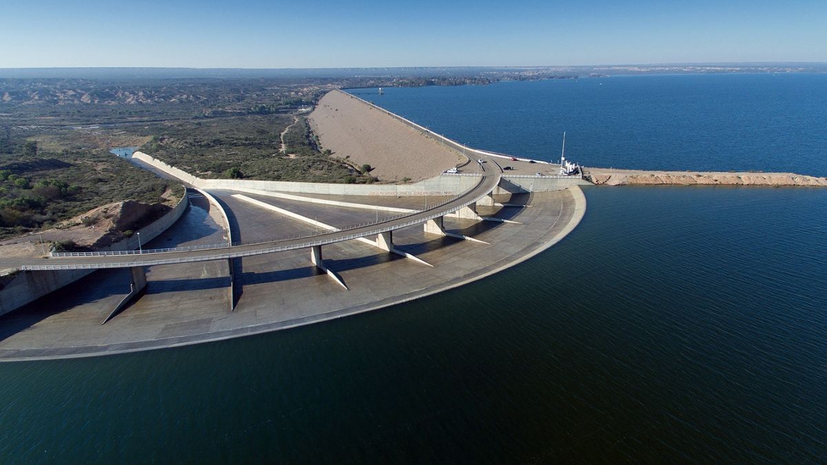 Movimientos eléctricos: prórrogas y empoderamiento de una empresa con ...