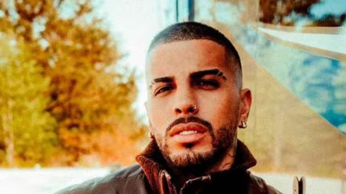 ¿Nueva novia? Rauw Alejandro pasó la noche muy cerca de una cantante