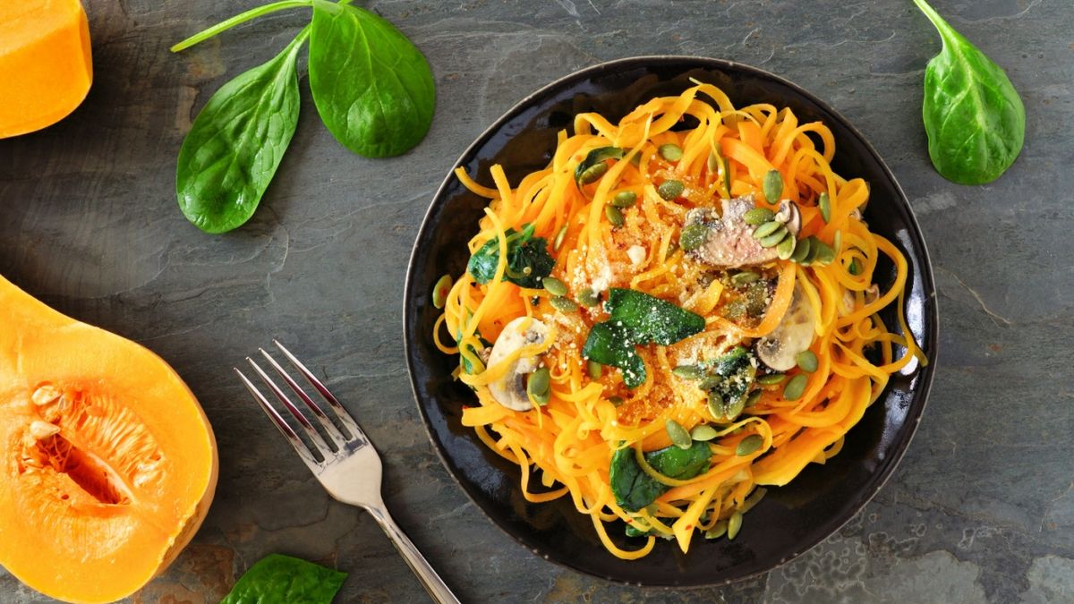 Un plato de pasta con crema de calabaza que te encantará