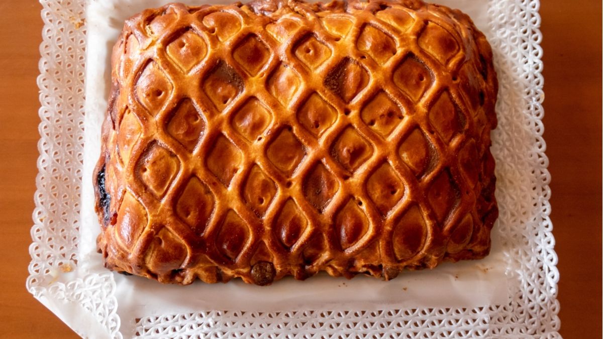 Hornazo de salamanca: un pan relleno con jamón y carne realmente delicioso