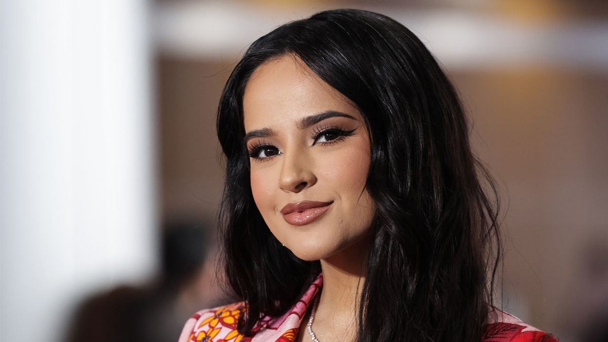 Instagram: Becky G posa de espaldas y muestra su figura escultural de ...