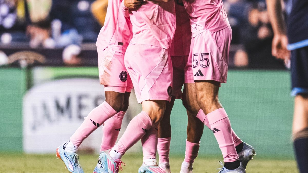 Con un golazo de Messi de tiro libre, Inter Miami empató 3-3 con ...