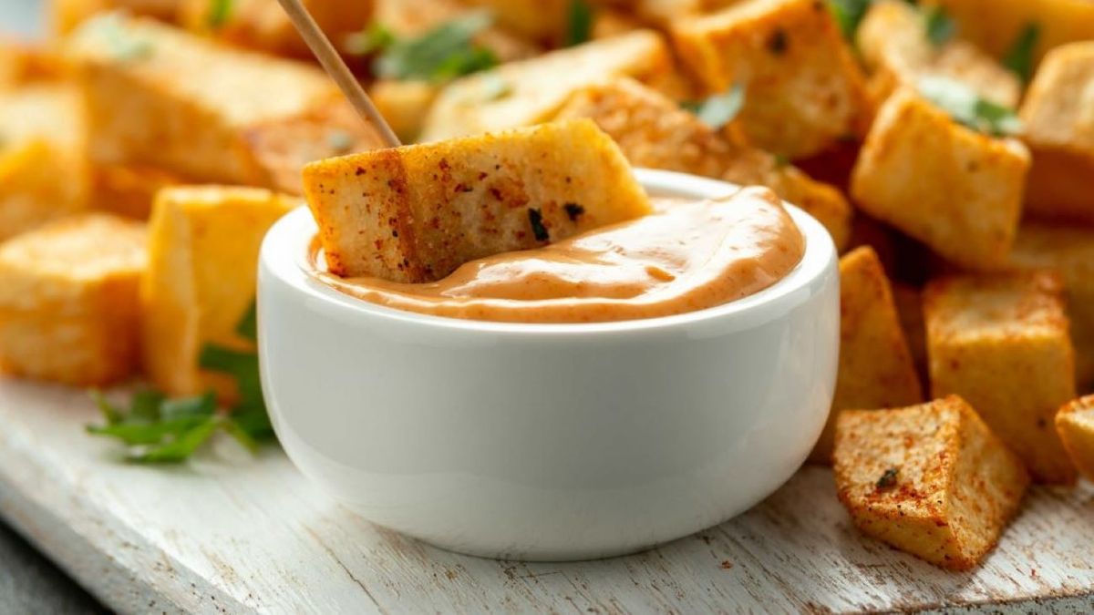 Prepara papas bravas con esta simple receta de pocos ingredientes