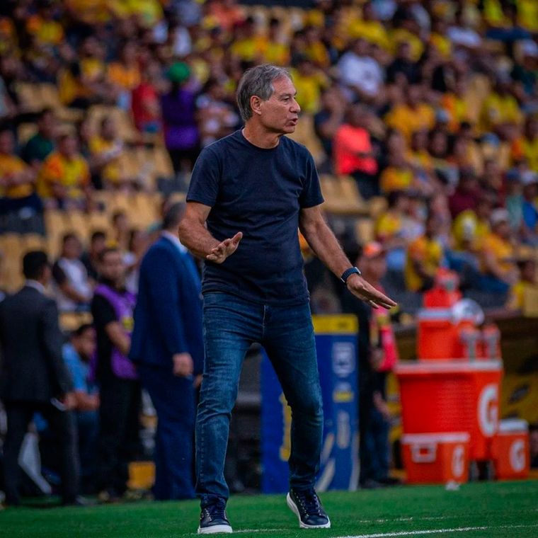 La tremenda sentencia de Holan tras ganar el clásico rosarino con ...