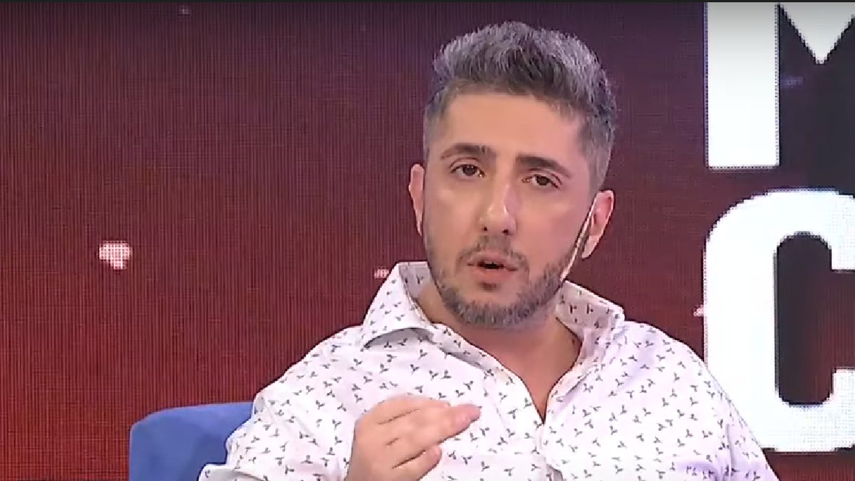 Tenso cruce al aire de Jey Mammon en Intrusos