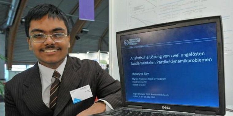 Joven indio de 16 años logra resolver un problema de Newton