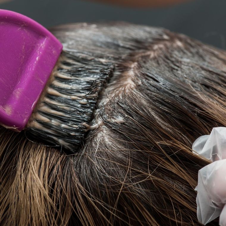 Según expertos estilistas, así es la forma correcta de teñirte el ...