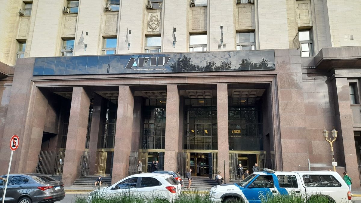 Blanqueo de capitales: Javier Milei recibió datos de 145.000 cuentas de argentinos en Estados Unidos