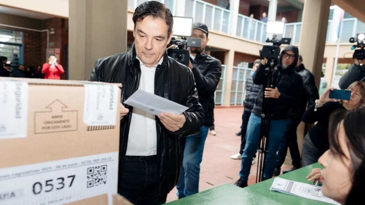 Elecciones en Misiones: votó el líder de la Renovación, Carlos Rovira