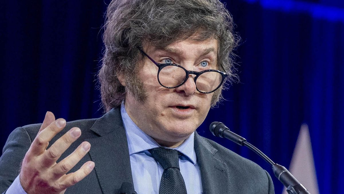 Javier Milei atacó a un conocido actor publicando una foto falsa, no la ...