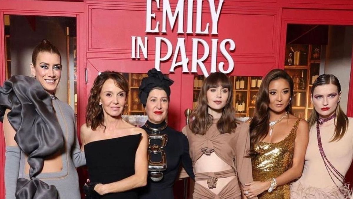 Las actrices de Emily en París se lucieron en la premiere de la nueva ...