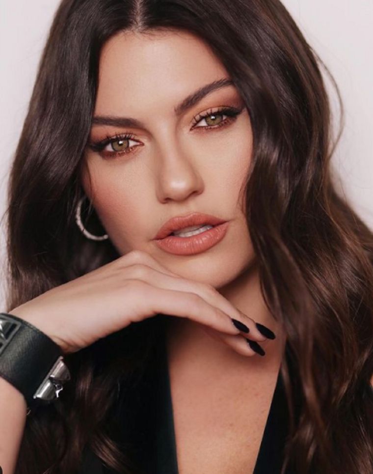 Sofía Jujuy presume su increíble figura con un impactante look total black