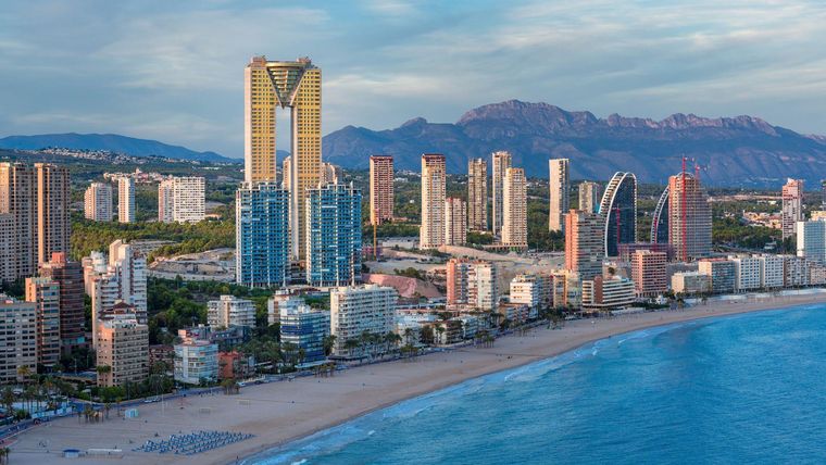 Cómo es el controvertido balneario al estilo Benidorm en Corea del Norte que recibió el primer ...