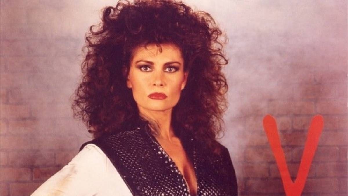 Así luce Jane Badler, la malvada Diana de V Invasión Extraterrestre, a ...
