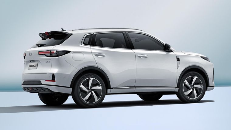 Con 1.215 Km de Autonomía y 212 CV: Llega el Changan CS55 Plus PHEV