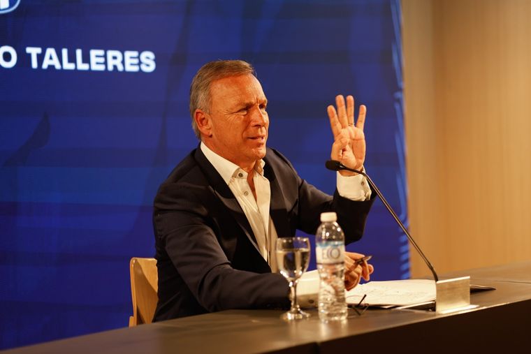 La historia de Andrés Fassi, el presidente que era preparador físico y ...