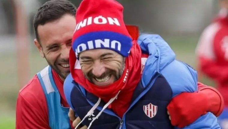 La emotiva despedida del Claudio Corvalán al Kily González tras su ...