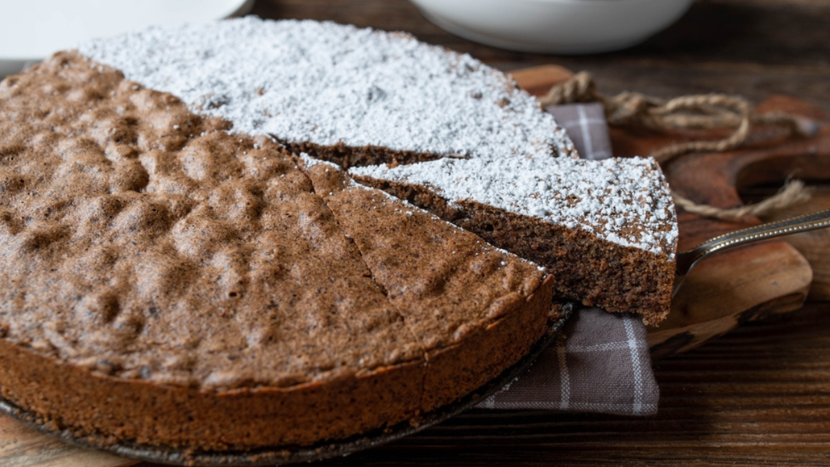 Aprende a preparar la clásica torta caprese en casa