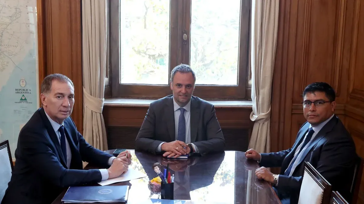 Con el foco en el Presupuesto 2026, Diego Santilli sumó al gobernador ...