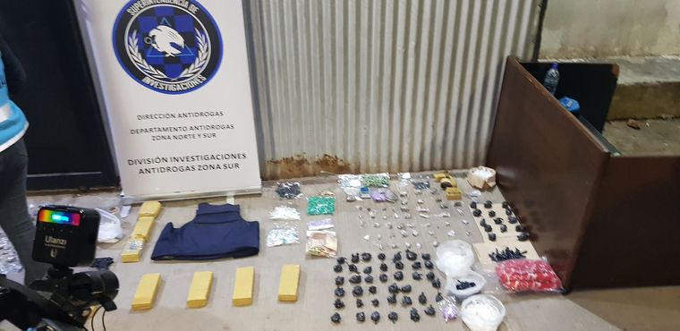 Ice spice porns lean doll in her bra thong and a light