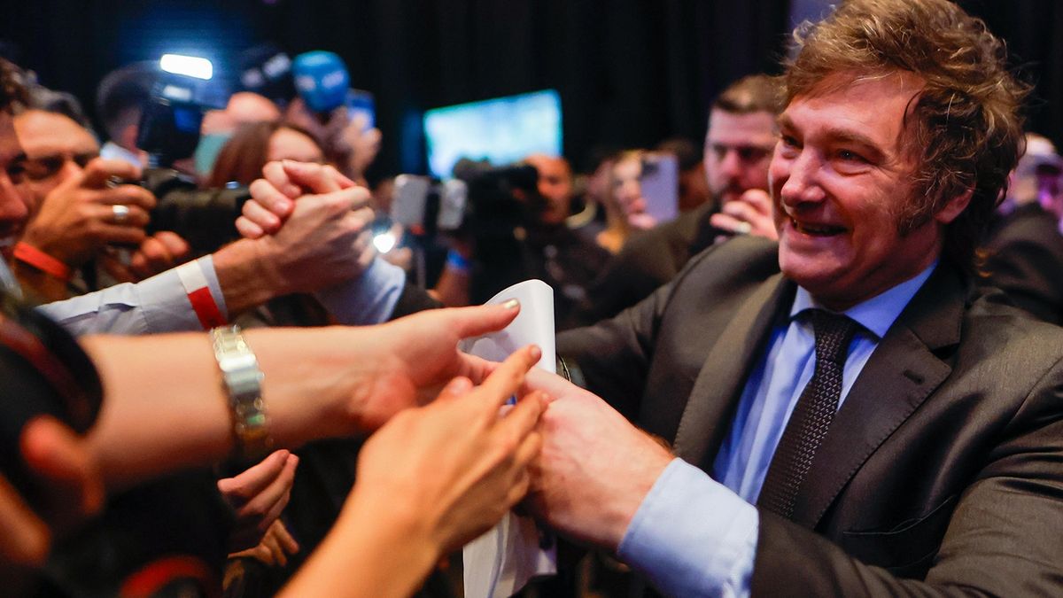 Javier Milei se metió de lleno en la interna de Boca Juniors con un ...