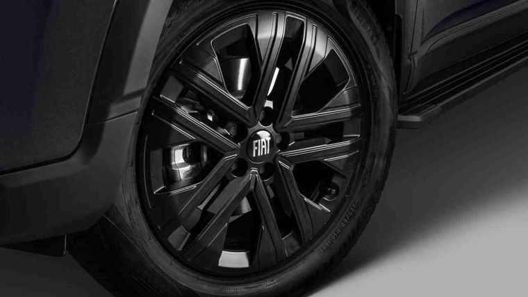 La Fiat Toro presenta la línea 2027 como la primera pick-up híbrida ...
