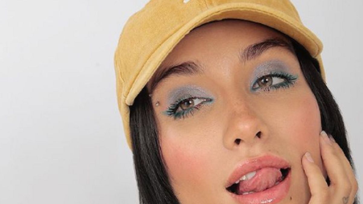 Las nuevas fotos de María Becerra desde el mar que conquistaron miles ...