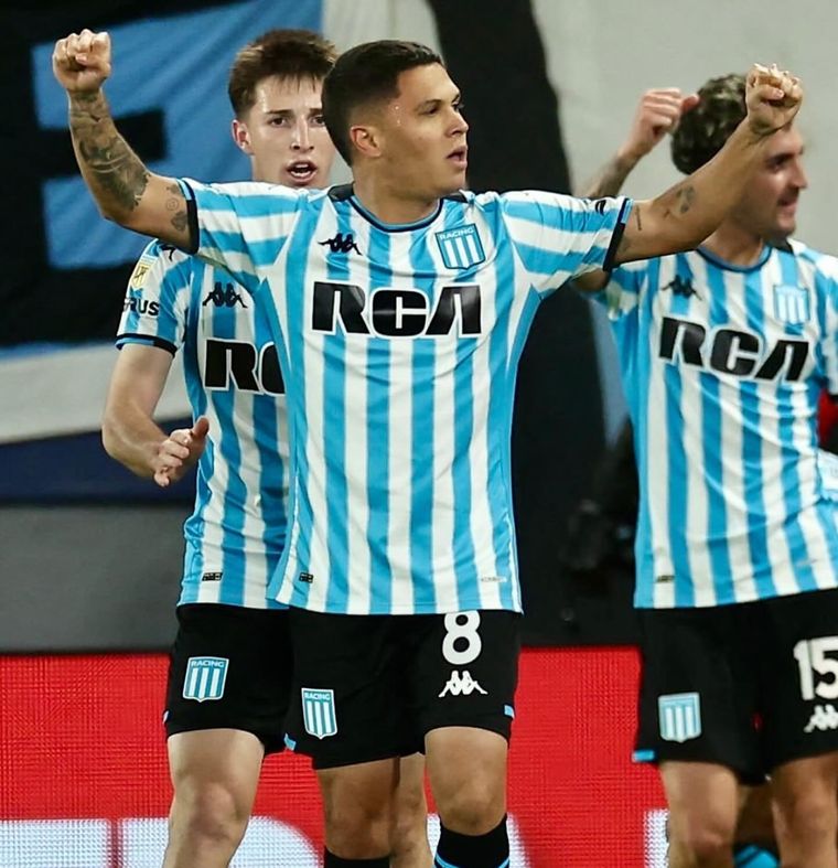 Qué dijeron en Racing sobre la continuidad de Juanfer Quintero en 2025: Si se quiere ir...