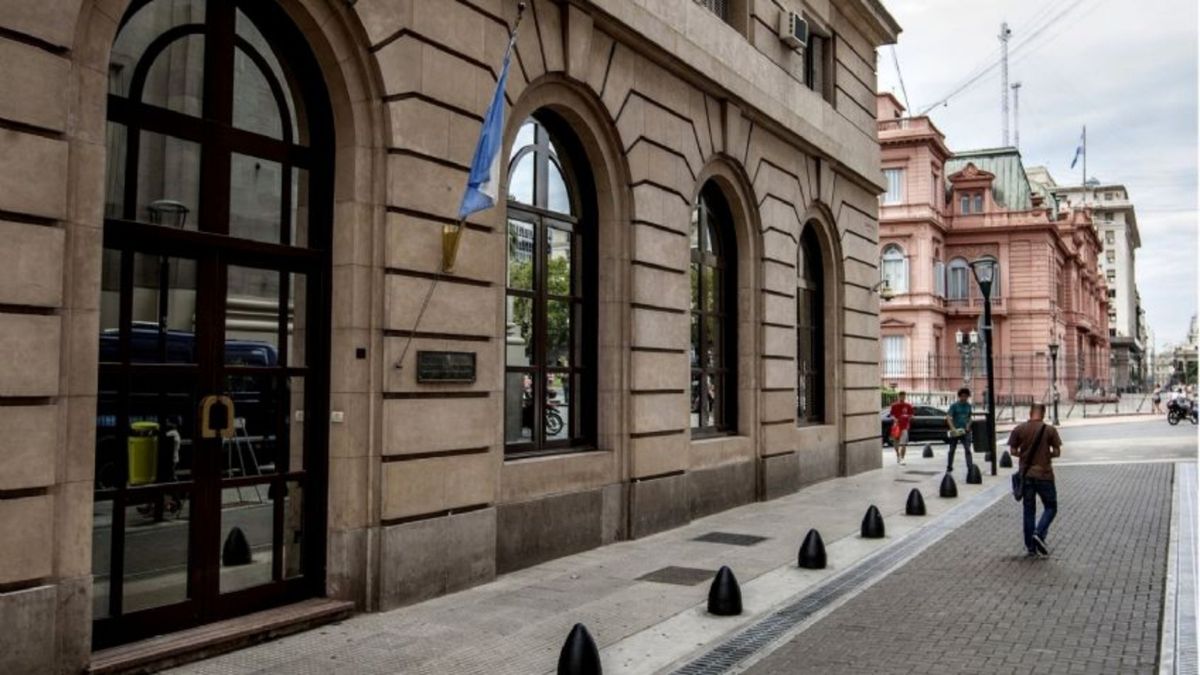 La exuberante suma que el Gobierno de Milei autorizó para la nueva SIDE