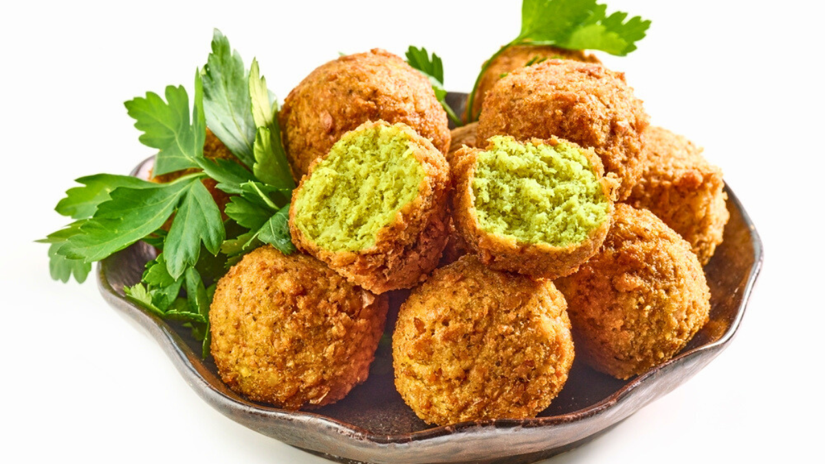 Descubre la receta tradicional del falafel: ¡crujiente y delicioso!