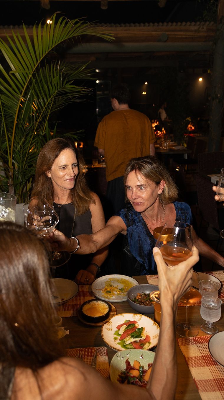 Punta del Este, empresarios top y famosos en el restó de dos mendocinos ...