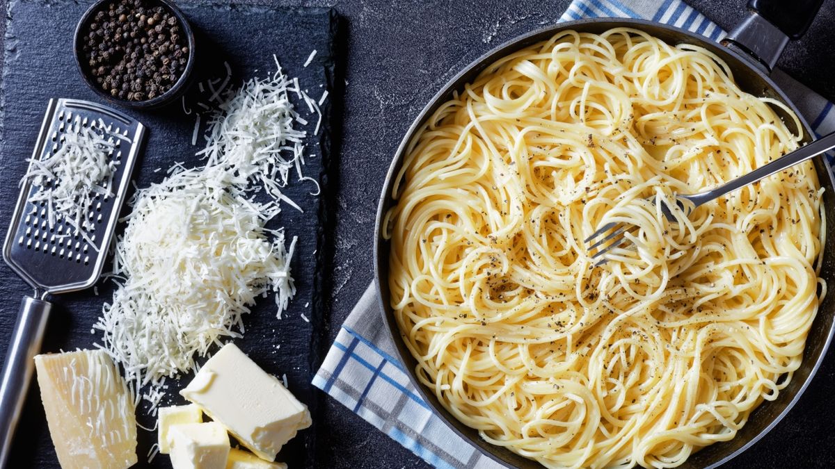 Simple y en minutos: prepara una pasta cacio e pepe deliciosa