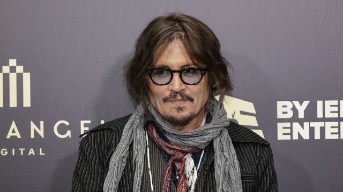 Luego de tres años, Johnny Depp regresa al cine como el rey Luis XV