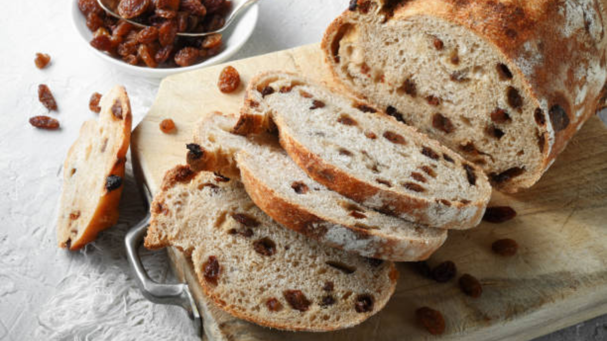 Aprende a hacer receta de pan con pasas con ingredientes simples y ...