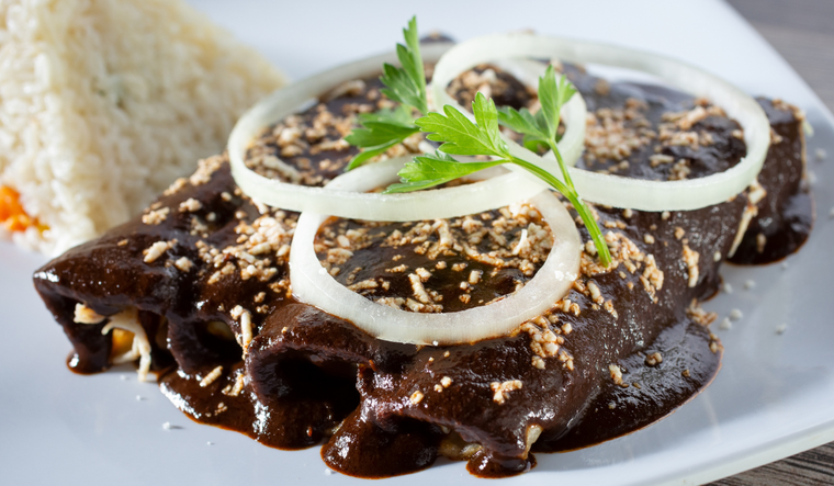 Receta de enmoladas de pollo: un clásico mexicano para cualquier ocasión