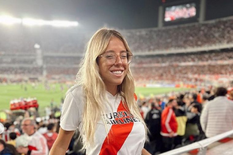 Nati Jota presumió su bellísima figura frente al espejo